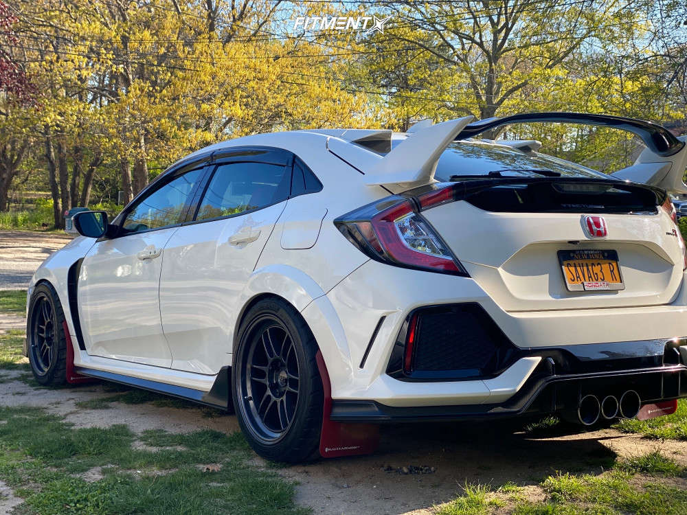 2018 Honda Civic Type R with 18x9.5 ESR Sr11 and Nitto 245x35 on ...