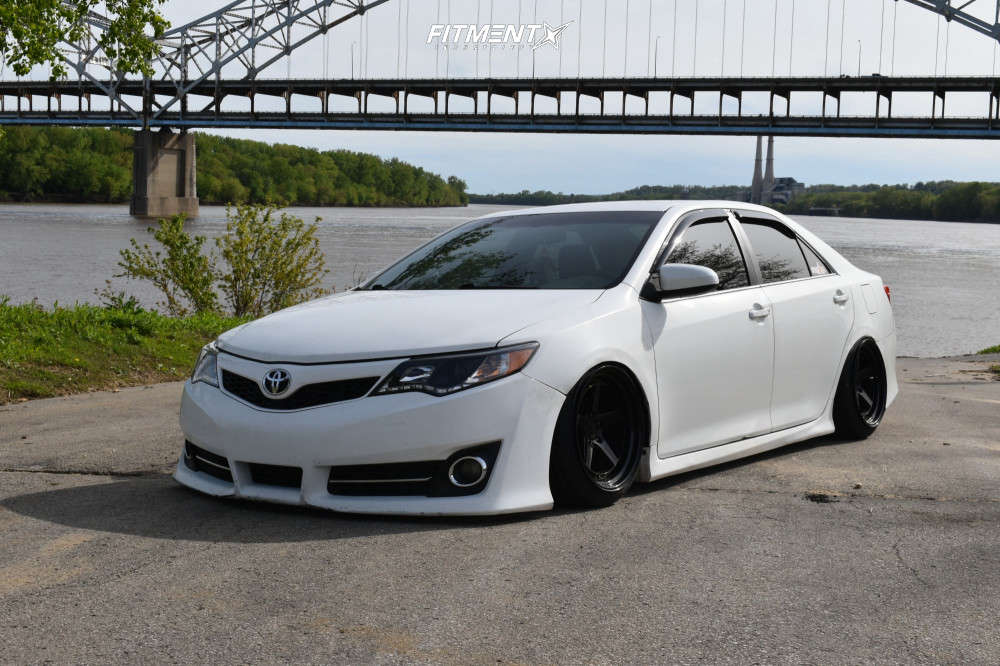 2012 Toyota Camry SE with 18x10.5 Aodhan DS06 and Black Lion 225x40 on ...