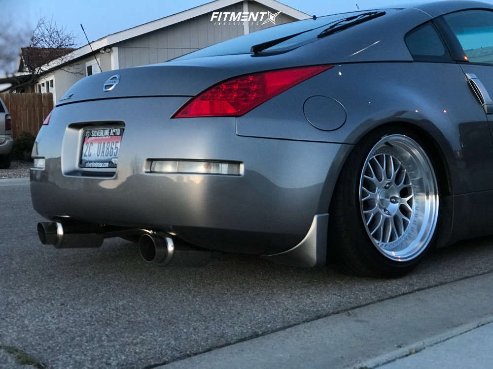 2008 Nissan 350Z Base with 18x9.5 ESR Sr01 and Accelera 225x45 on ...