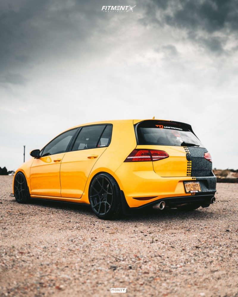 2017 Volkswagen GTI SE with 18x8.5 Rotiform Kps and Pirelli 235x35 on ...