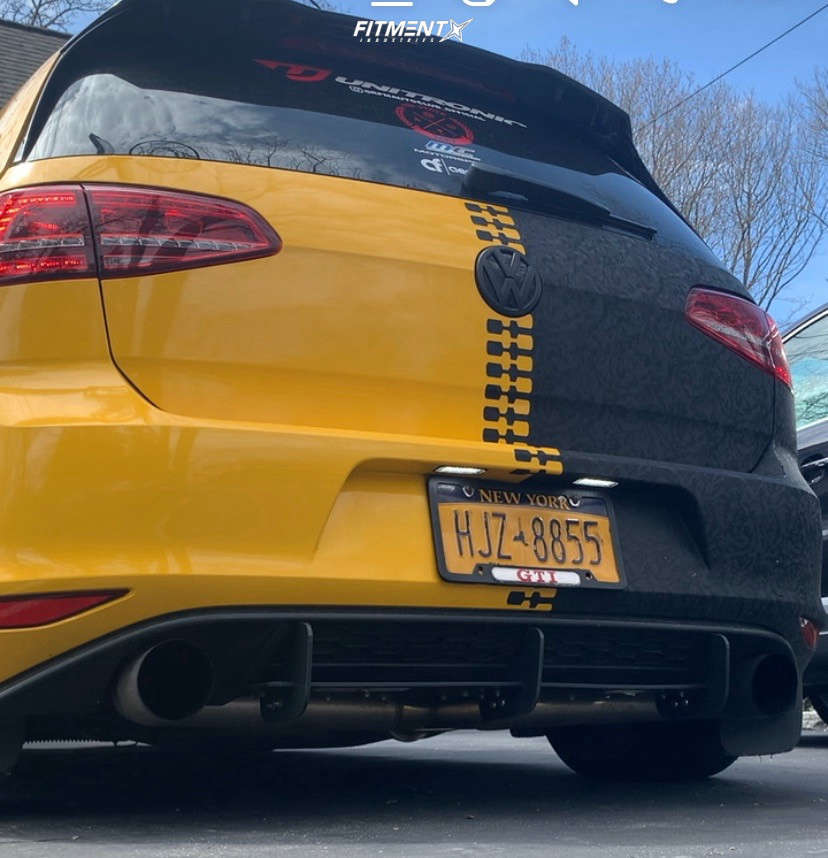 2017 Volkswagen GTI SE with 18x8.5 Rotiform Kps and Pirelli 235x35 on Coilovers | 1078769 ...