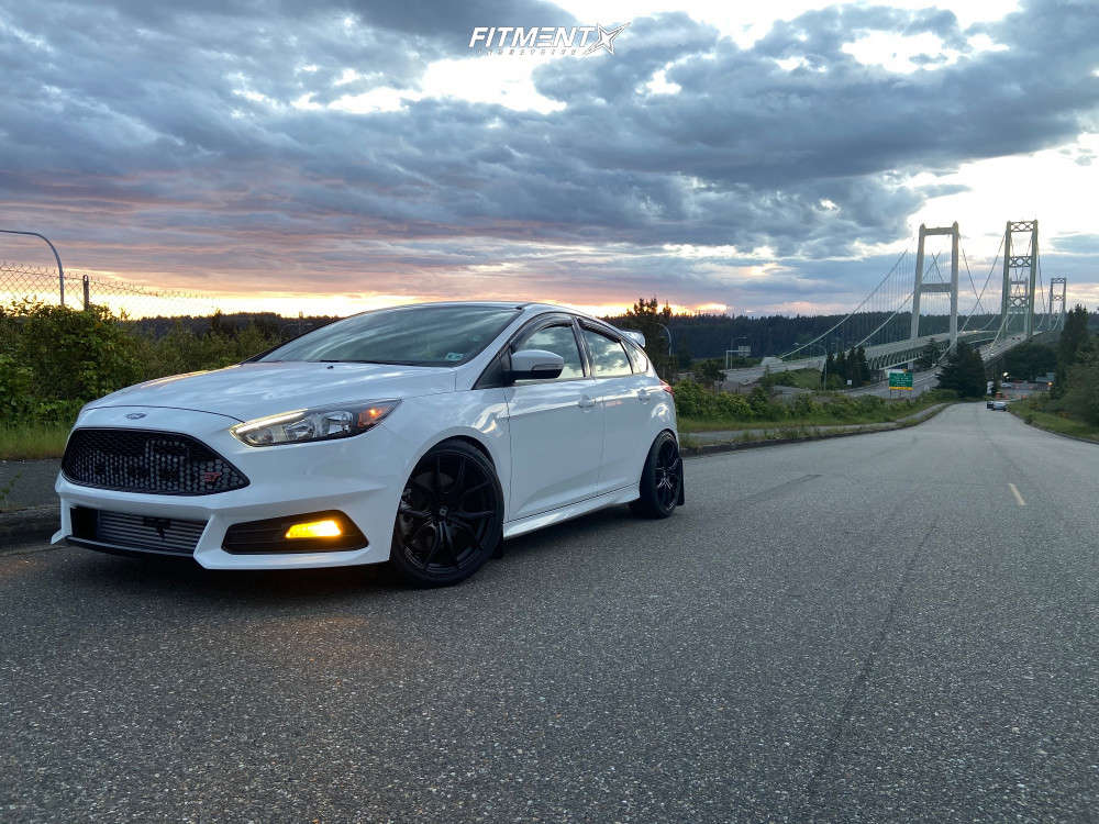 2018 Ford Focus ST with 18x8 Drag Dr67 and Nitto 225x40 on Coilovers ...