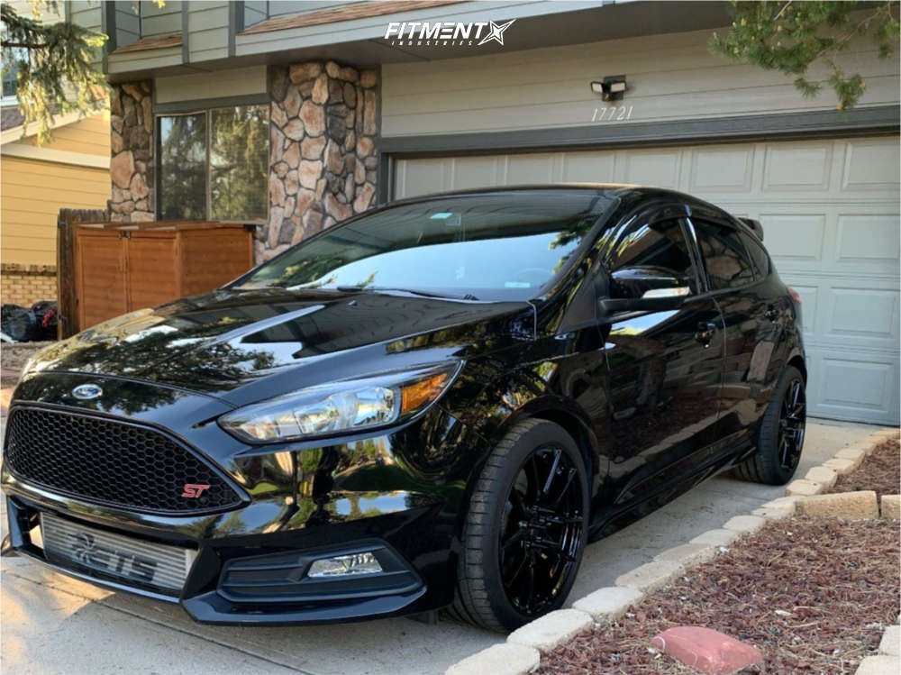 2017 Ford Focus ST with 18x8.5 Option Lab R716 and Continental 255x35 ...