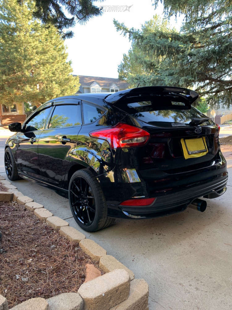 2017 Ford Focus ST with 18x8.5 Option Lab R716 and Continental 255x35 ...