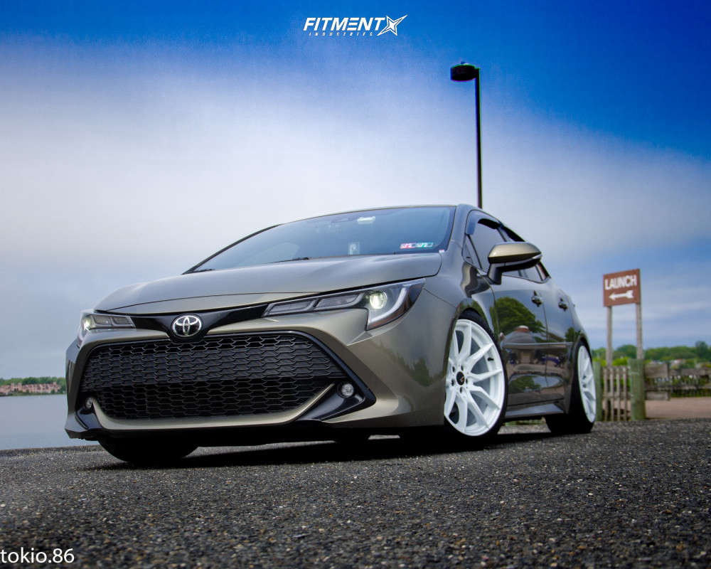 2019 Toyota Corolla XSE with 18x9.5 Option Lab R716 and Federal 235x40 ...