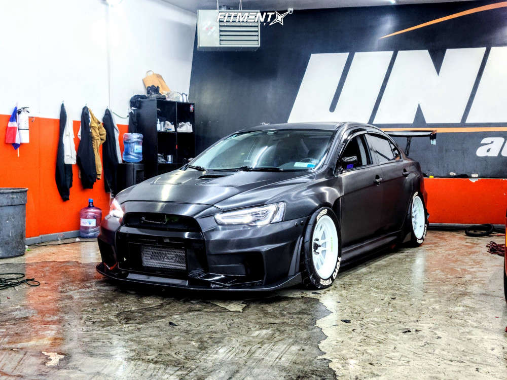 2014 Mitsubishi Lancer Evolution GSR with 18x9.5 Cosmis Racing XT-206R ...