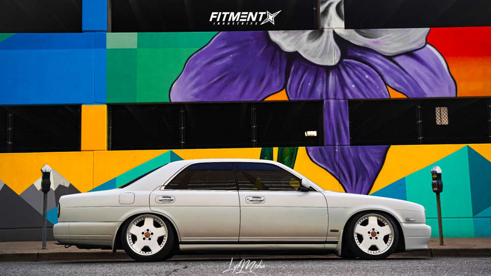 1992 Nissan Cedric Base with 18x8.5 Zauber STARFORM TYPE-D and Michelin ...