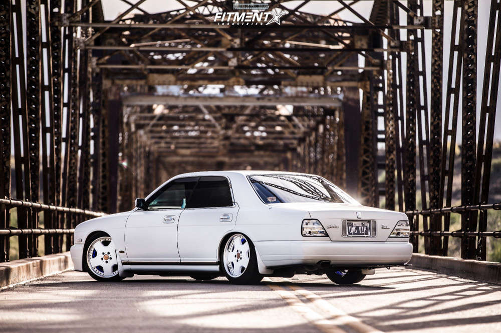 1992 Nissan Cedric Base with 18x8.5 Zauber STARFORM TYPE-D and Michelin ...