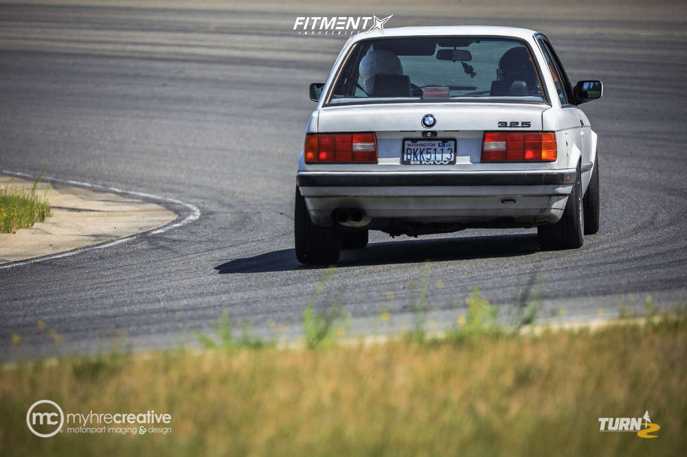 1988 BMW 325 Base with 17x8 Apex Arc-8 and Continental 215x45 on ...