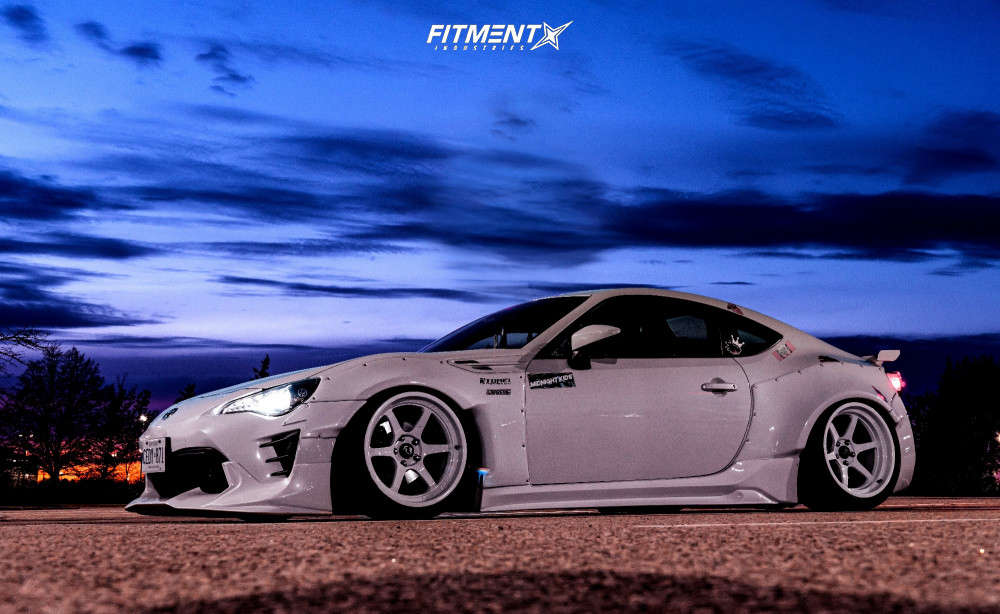 2018 Toyota 86 GT with 18x9.5 Cosmis Racing XT-006R and Firestone ...