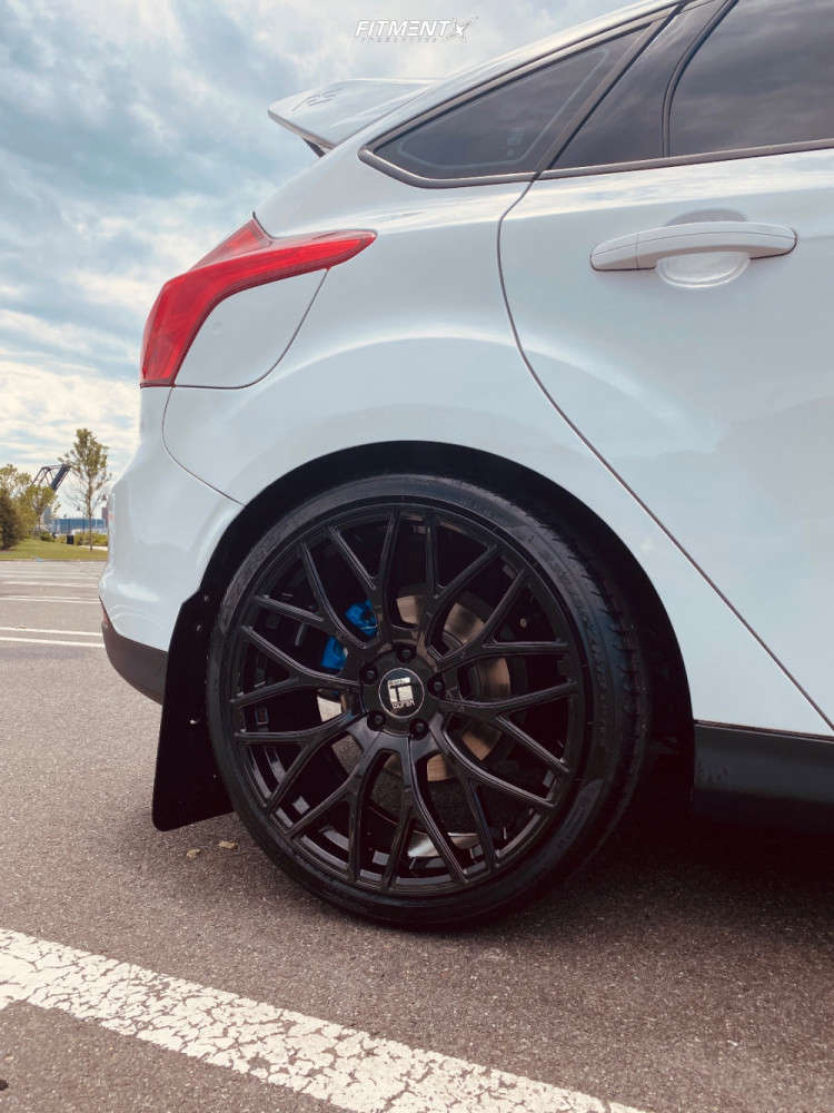 2014 Ford Focus SE with 19x8.5 Touren Tr76 and Pirelli 235x35 on Stock ...