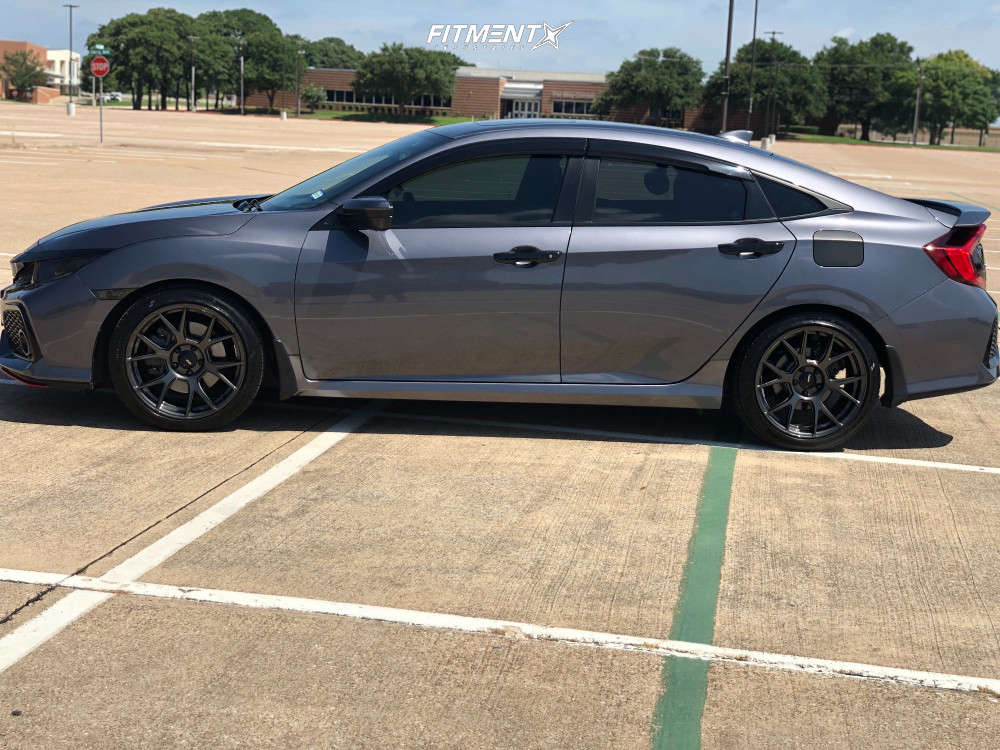 2019 Honda Civic Si with 18x8.5 Konig Ampliform and Goodyear 235x40 on ...