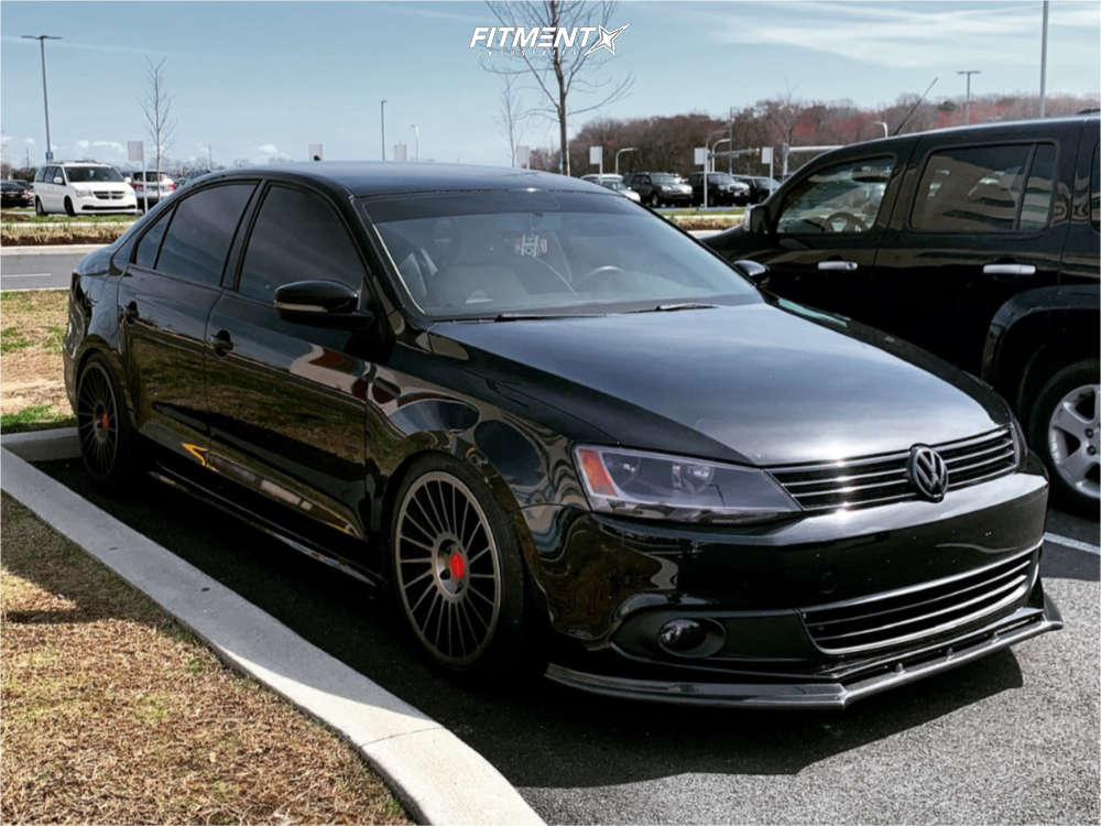 2014 Volkswagen Jetta SE with 18x8.5 JNC JNC046 and Nankang 225x40 on ...