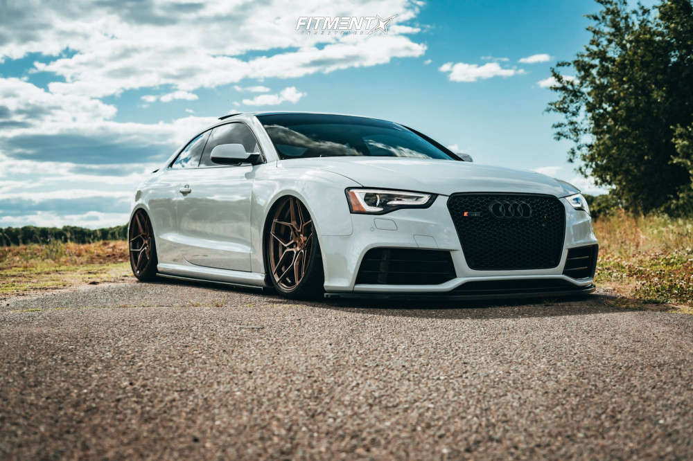2014 Audi RS5 Base with 20x10 Rohana Rfx11 and Michelin 275x40 on Air ...