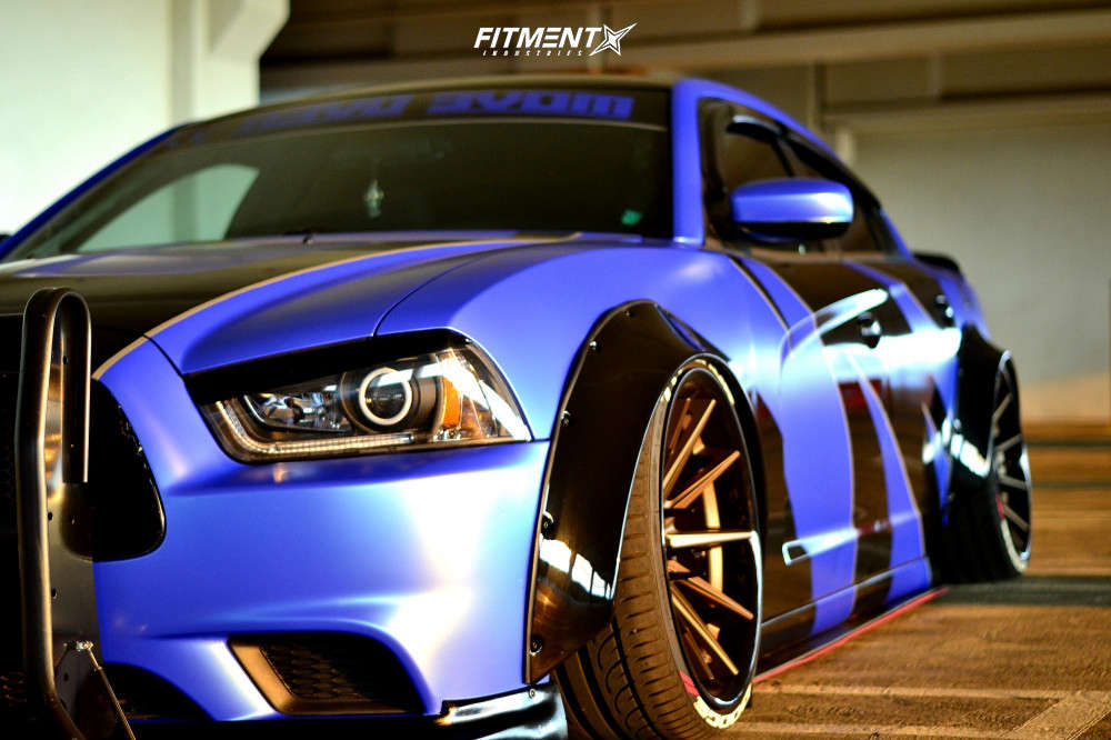 2014 Dodge Charger SE with 20x11.5 Ferrada FR4 and Hankook 305x25 on ...