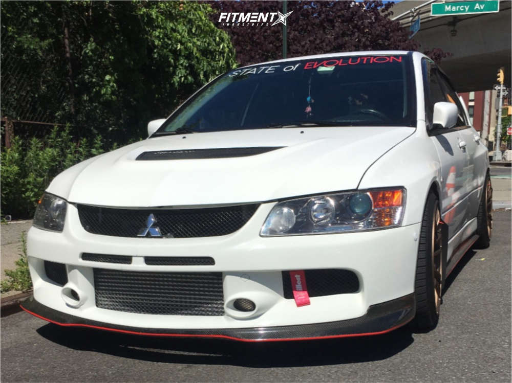 2006 Mitsubishi Lancer Evolution with 18x9.5 Gram Lights 57xtreme and ...