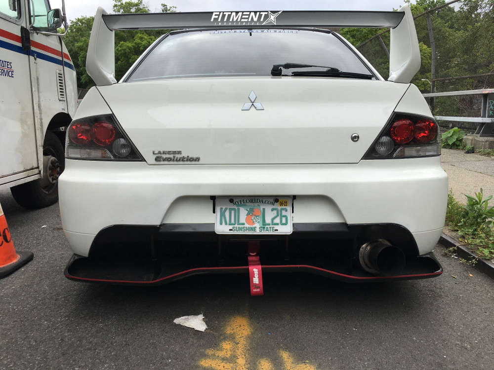 2006 Mitsubishi Lancer Evolution with 18x9.5 Gram Lights 57xtreme and ...