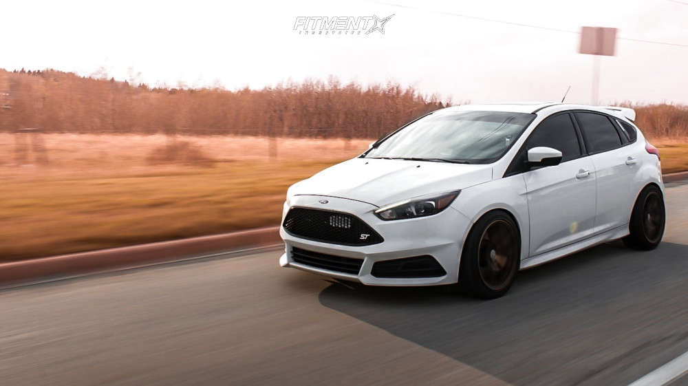 2018 Ford Focus ST with 18x8 Fast Wheels Fc04 and Goodyear 235x40 on ...