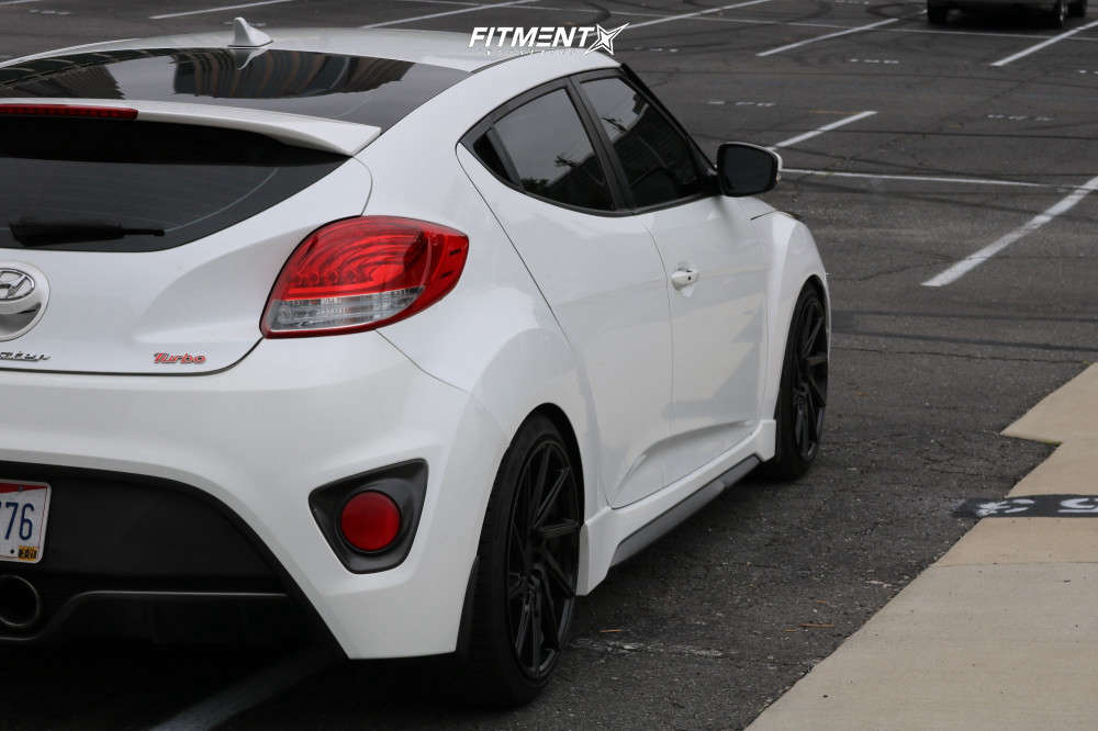 2013 Hyundai Veloster Turbo with 18x8.5 F1R F29 and Nexen 215x40 on ...