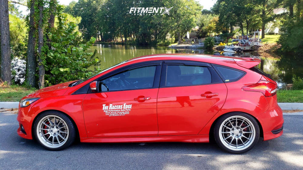 2016 Ford Focus ST with 18x9.5 Enkei Nt03 and Federal 255x35 on ...