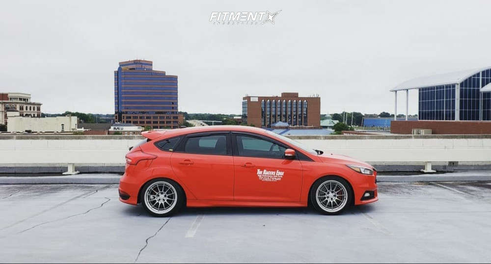 2016 Ford Focus ST with 18x9.5 Enkei Nt03 and Federal 255x35 on ...