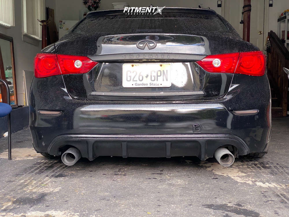 2015 INFINITI Q50 Premium with 19x9.5 Konig Dekagram and Continental ...