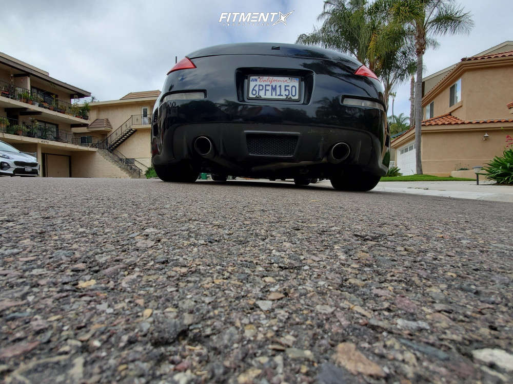 2008 Nissan 350Z Base with 19x9.5 Vordoven Forme 9 and Pirelli 235x30 ...