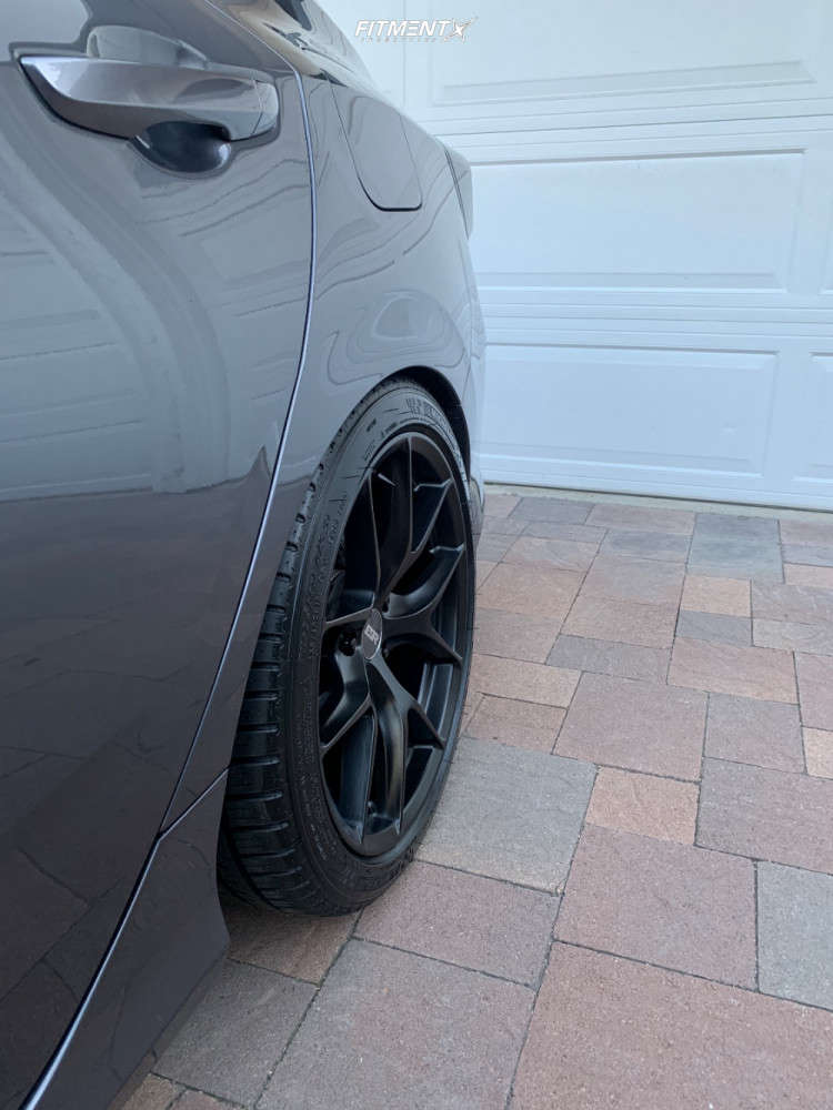 2019 Honda Civic Sport with 18x8.5 ESR Rf2 and Michelin 235x40 on ...