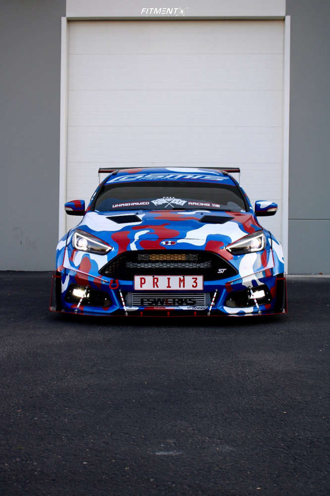 2017 Ford Focus ST with 18x9.5 Cosmis Racing Xt-005r and Achilles ...