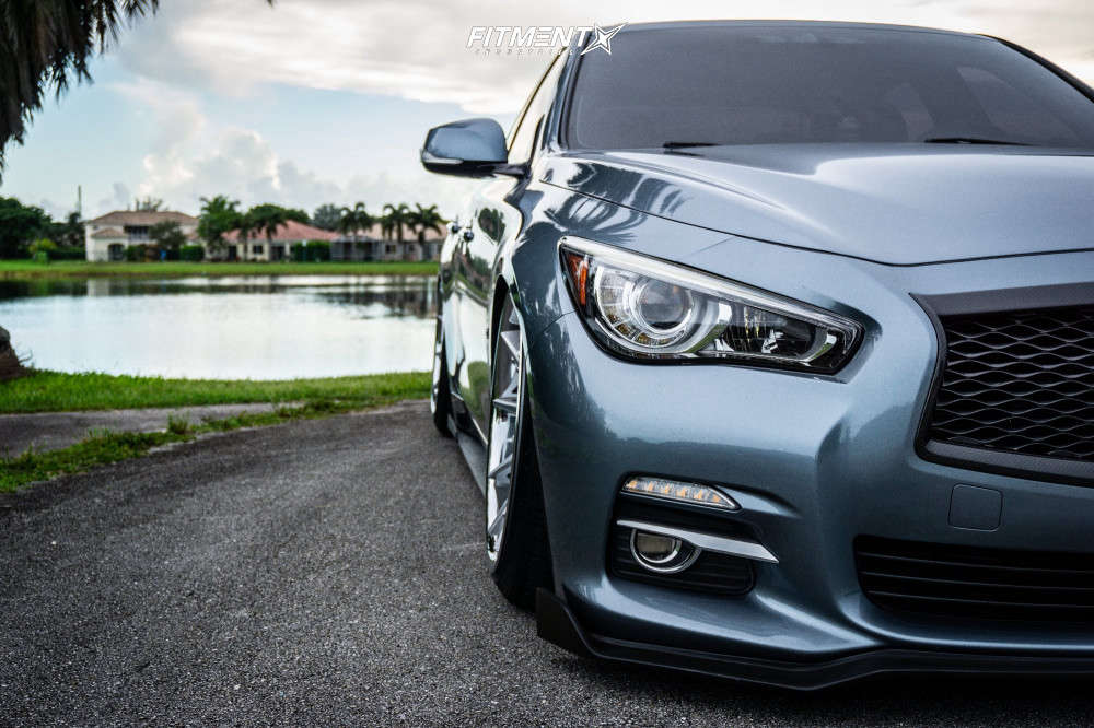 2016 INFINITI Q50 Premium with 20x10.5 Ferrada FR4 and Toyo Tires ...