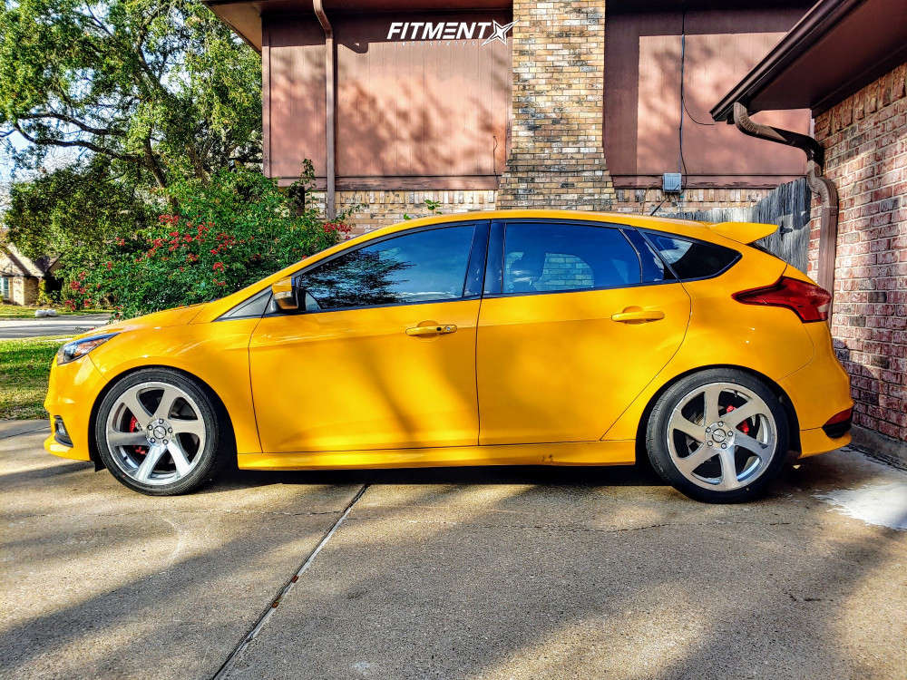 2016 Ford Focus ST with 18x8.5 Shift 6-speed and Federal 235x40 on ...