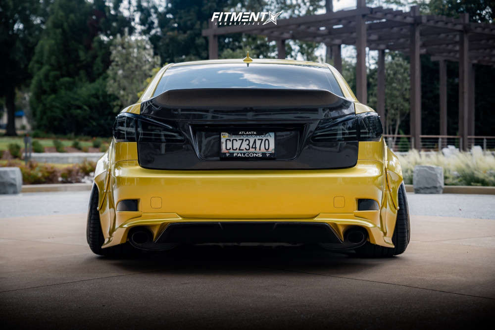 2008 Lexus IS250 4dr Sedan (2.5L 6cyl 6A) with 19x10.5 GMR VSS-5 and ...