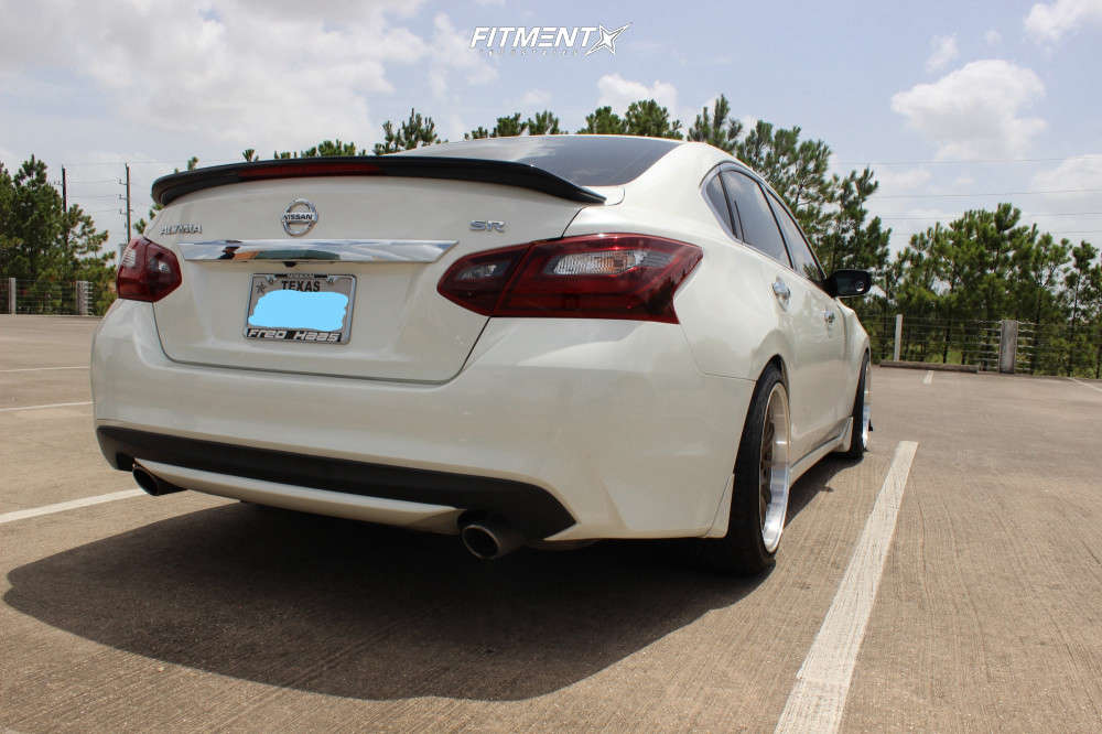 2017 Nissan Altima SR with 18x9.5 Aodhan Ds07 and Federal 235x40 on ...