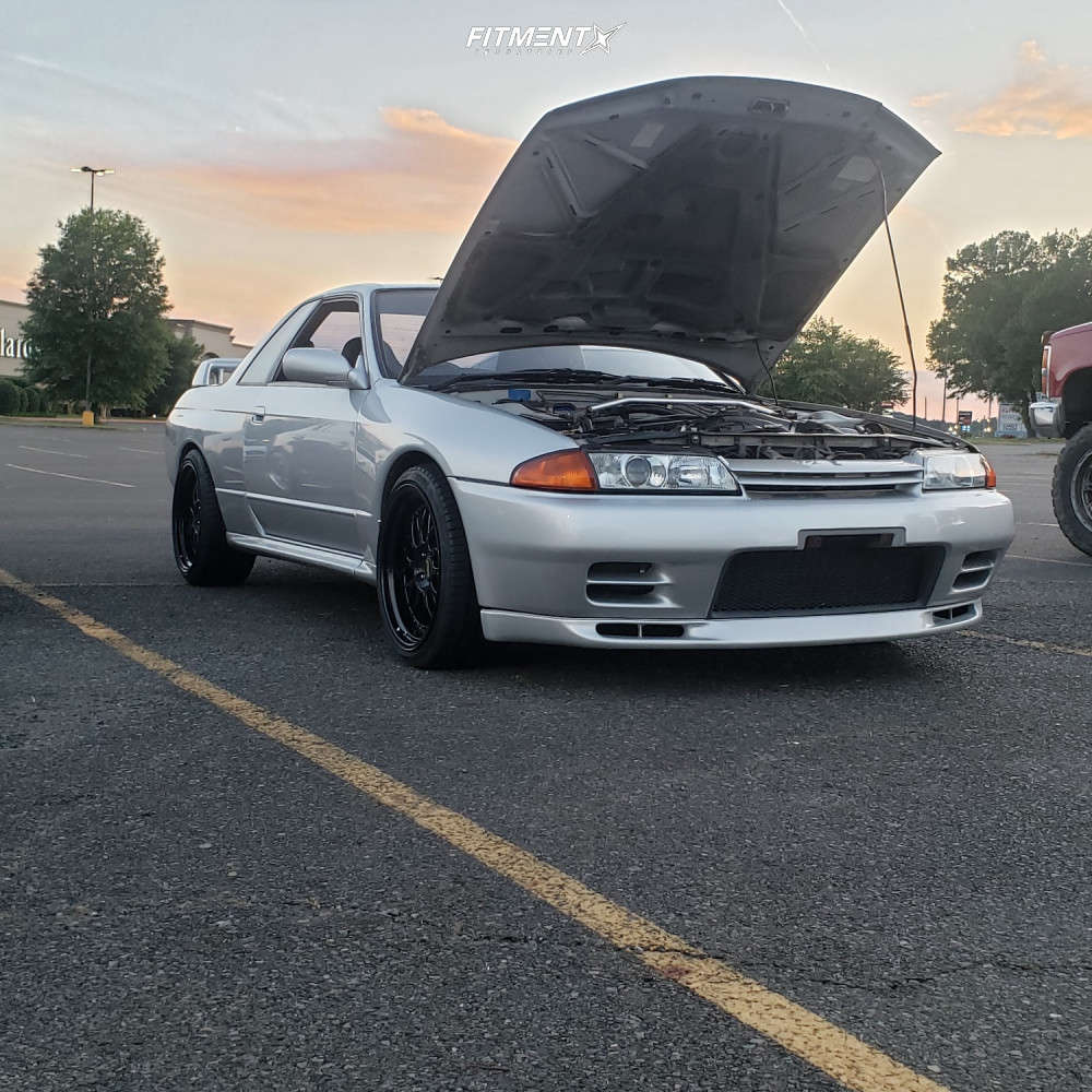 1993 Nissan Skyline R32 Base with 18x9.5 ESR Sr01 and Nankang 245x35 on ...