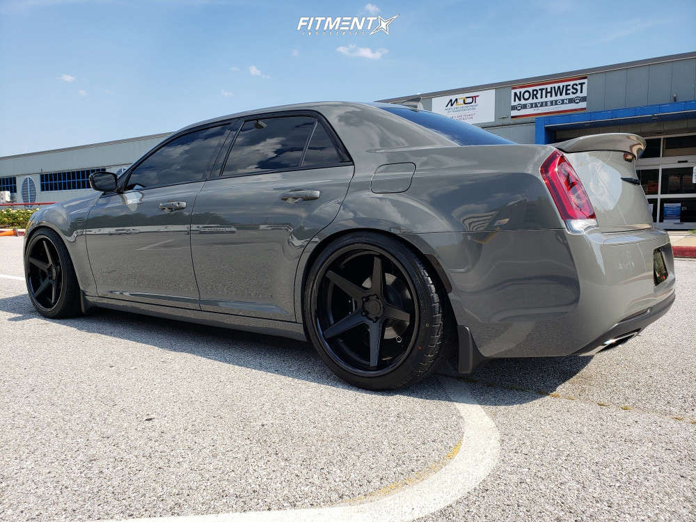 2019 Chrysler 300 Touring with 22x9.5 Ferrada FR3 and Nankang 265x35 on ...