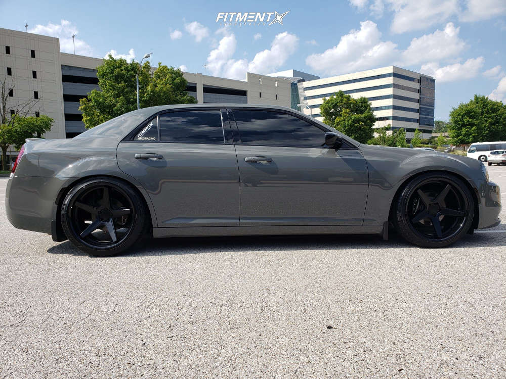 2019 Chrysler 300 Touring with 22x9.5 Ferrada FR3 and Nankang 265x35 on ...