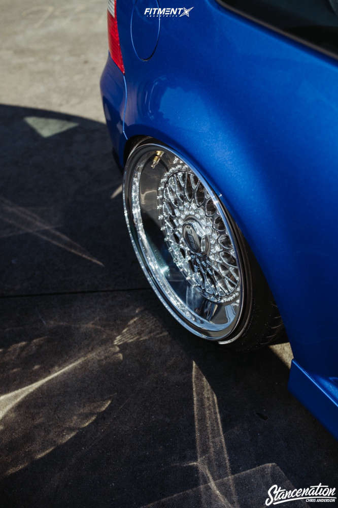 2004 Volkswagen R32 Base with 18x9 BBS RS and Nitto 205x40 on Air ...