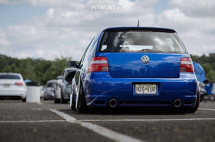 2004 Volkswagen R32 Base with 18x9 BBS RS and Nitto 205x40 on Air ...