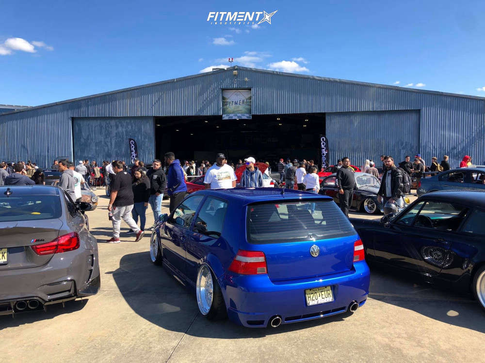 2004 Volkswagen R32 Base with 18x9 BBS RS and Nitto 205x40 on Air ...