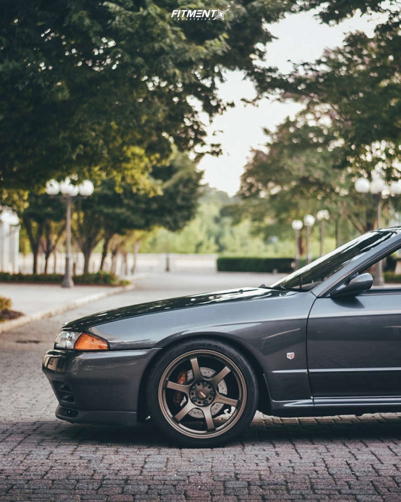 1989 Nissan Skyline R32 Base with 18x9.5 Gram Lights 57DR and Federal ...
