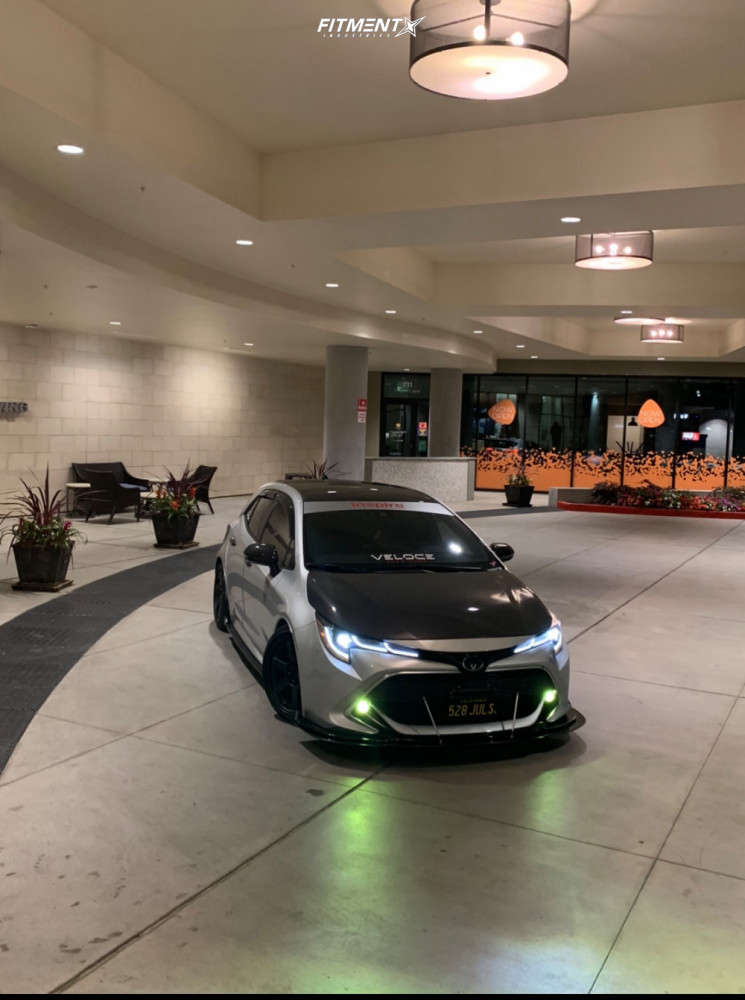 2019 Toyota Corolla XSE with 18x8.5 Replica A04 and Yokohama 225x35 on ...