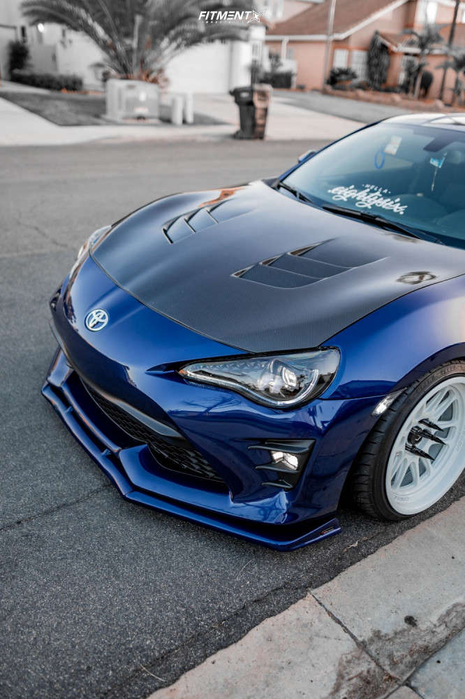 2019 Toyota 86 Base with 18x9.5 Cosmis Racing XT-206R and Federal ...