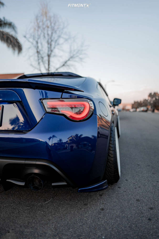 2019 Toyota 86 Base with 18x9.5 Cosmis Racing XT-206R and Federal ...