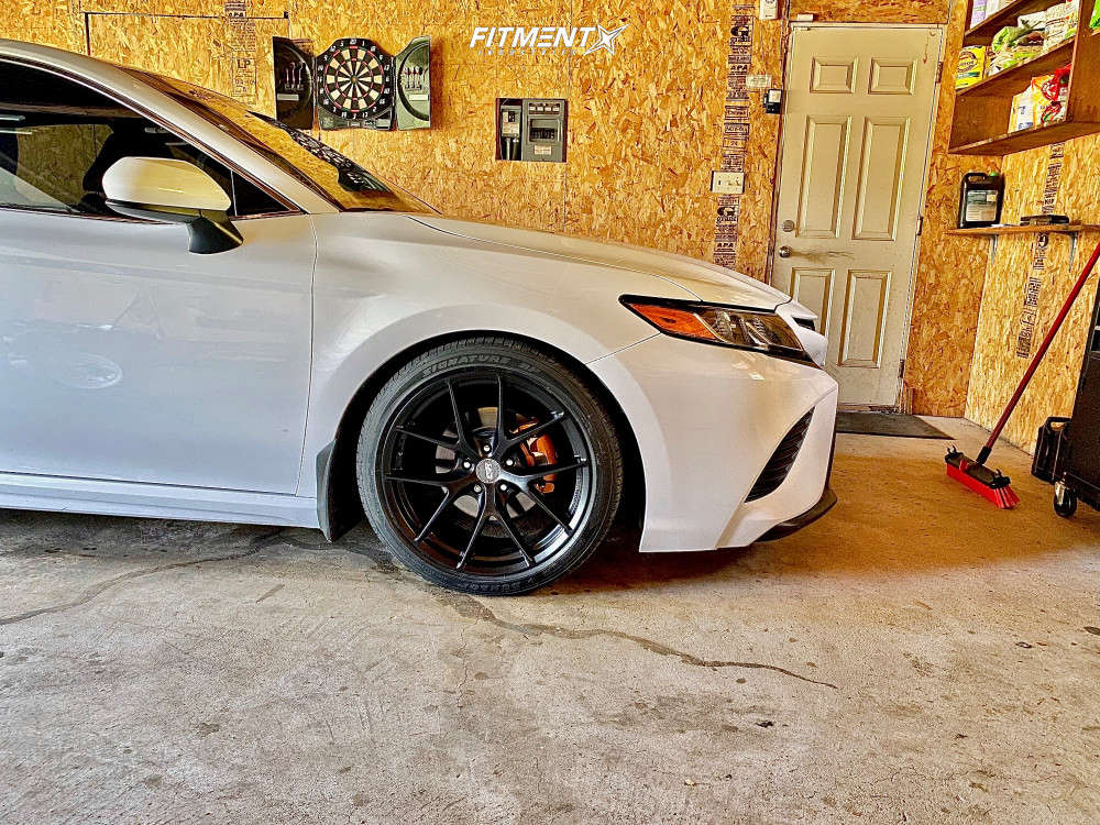 2018 Toyota Camry SE with 19x8.5 ESR Rf2 and Dunlop 235x40 on Lowering ...