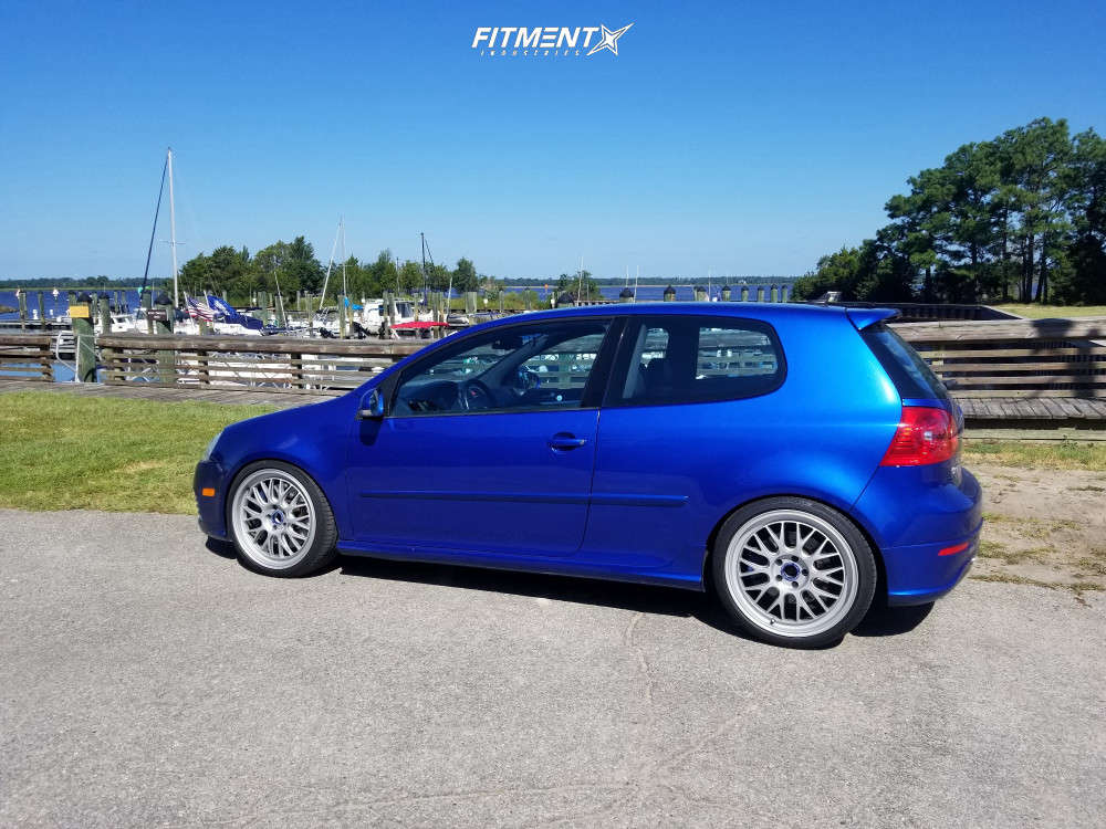 2008 Volkswagen R32 Base with 19x8.5 Fifteen52 Holeshot and Continental ...