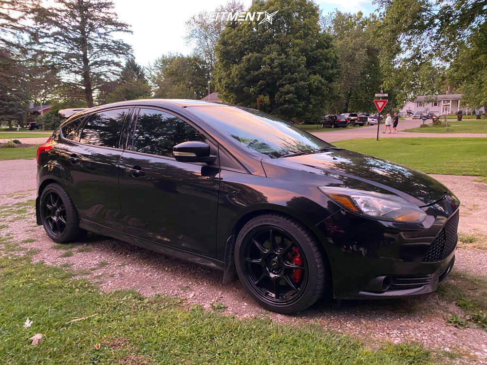 2013 Ford Focus ST with 18x8.5 Konig Lockout and Goodyear 235x40 on ...