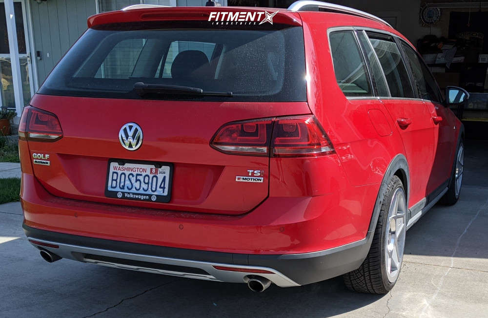 2017 Volkswagen Golf Alltrack SE with 18x8.5 3SDM 0.05 and Continental ...