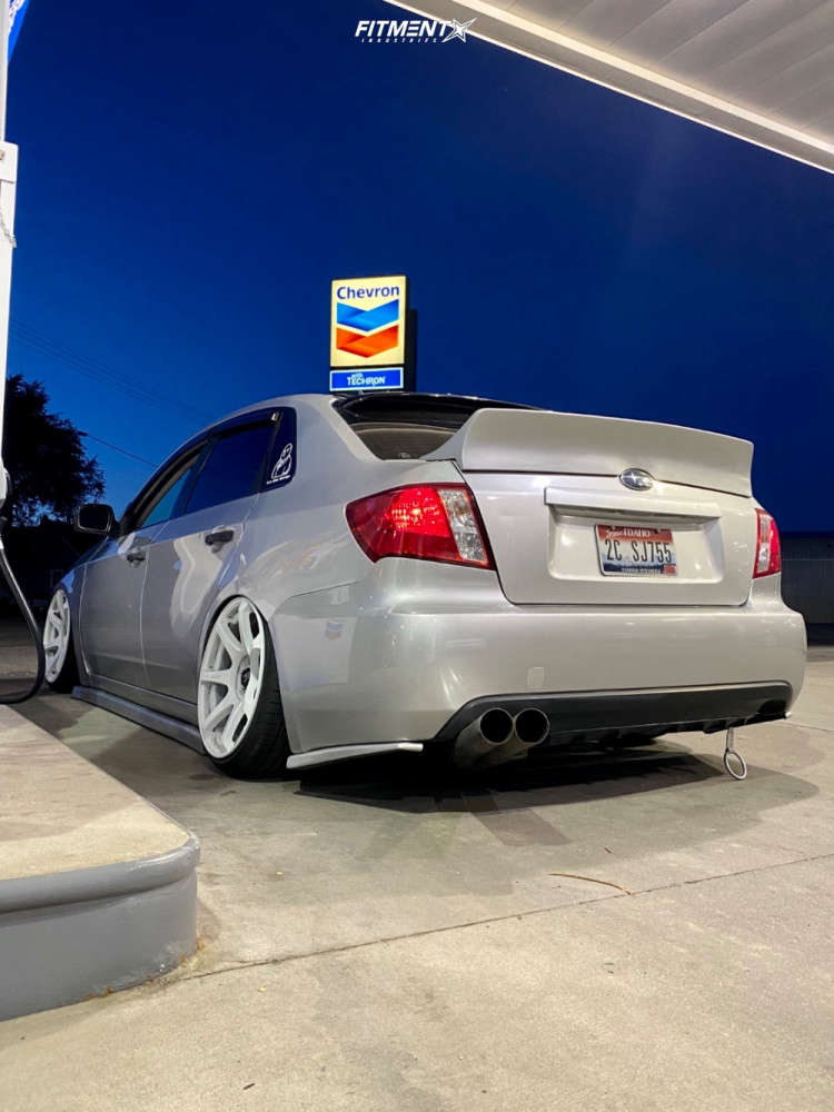 2008 Subaru Impreza 2.5i with 18x9 Cosmis Racing Mr7 and Lionhart ...