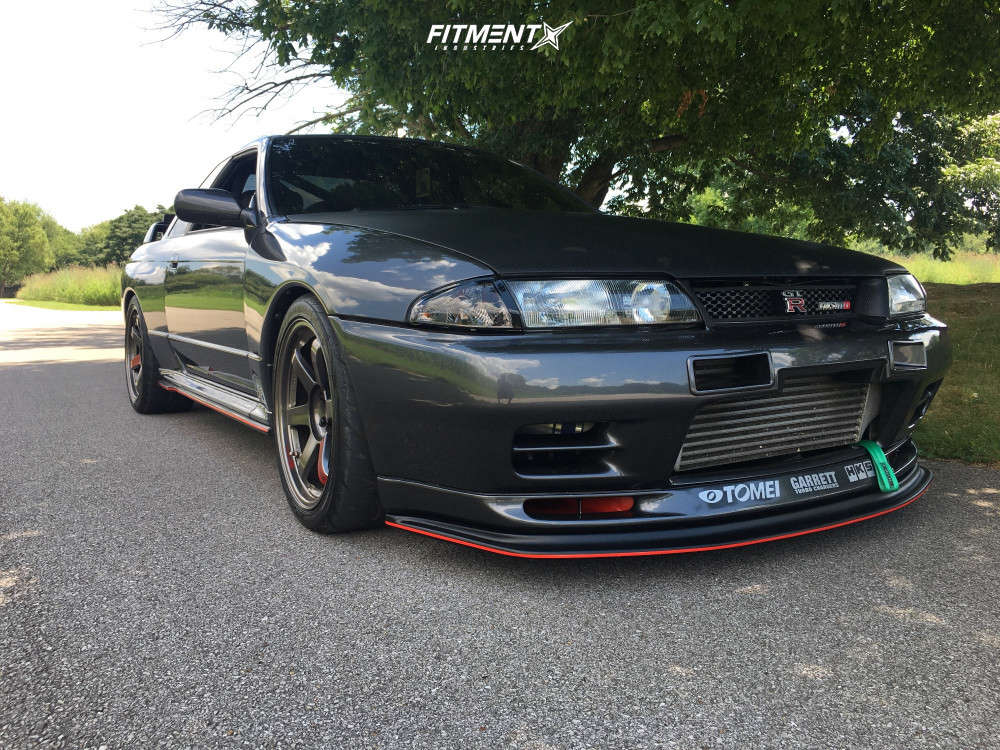 1989 Nissan Skyline R32 Base with 15x9.5 Rays Engineering Te37 and ...