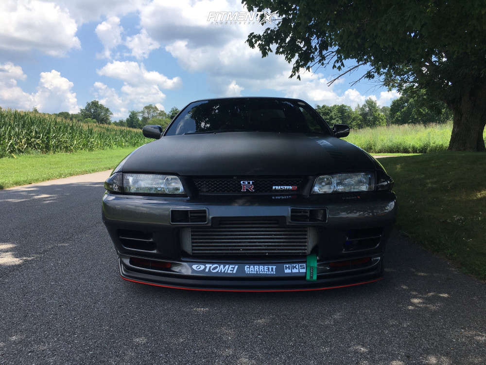 1989 Nissan Skyline R32 Base with 15x9.5 Rays Engineering Te37 and ...